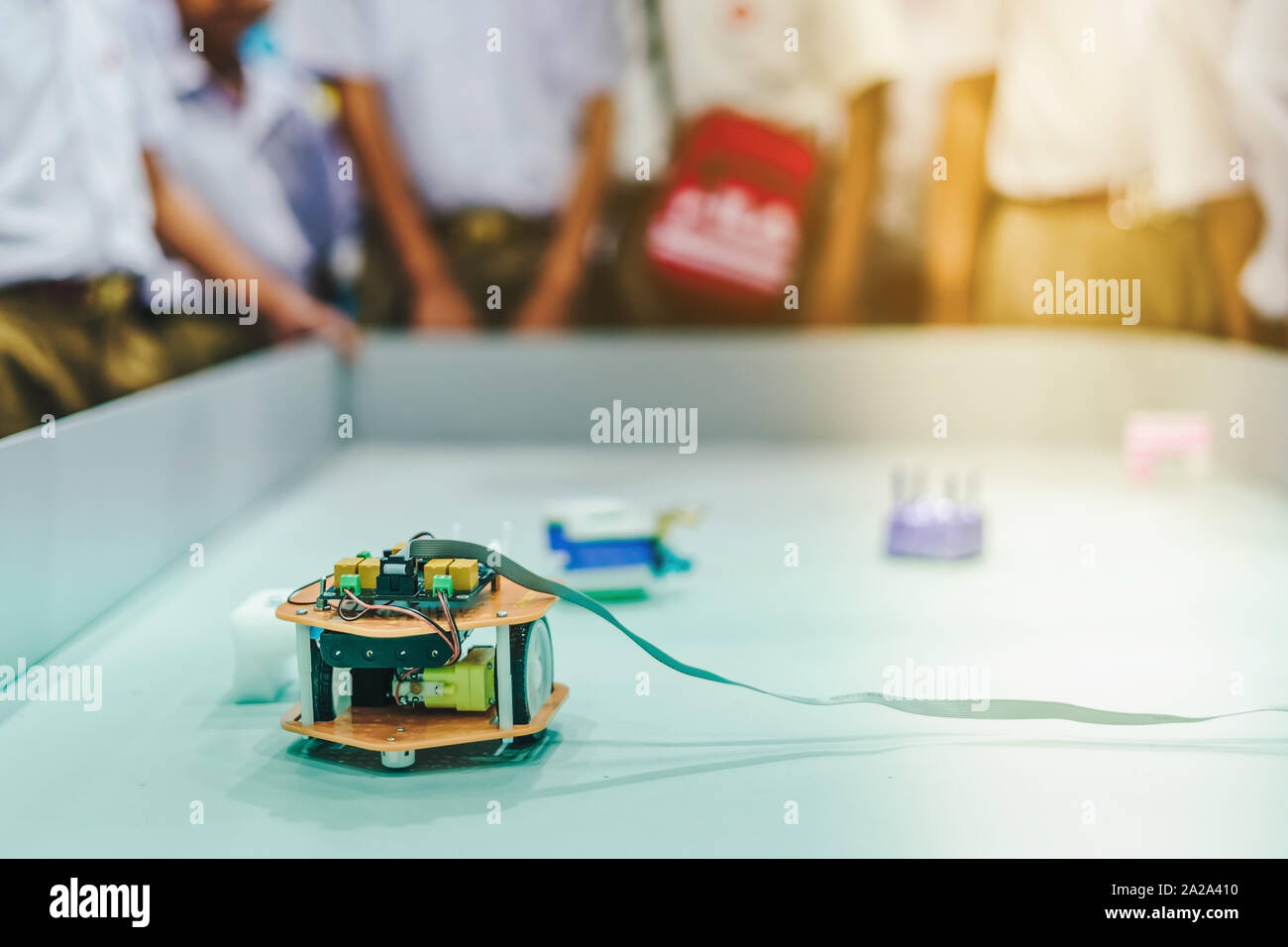 Children testing circuit hi-res stock photography and images - Alamy