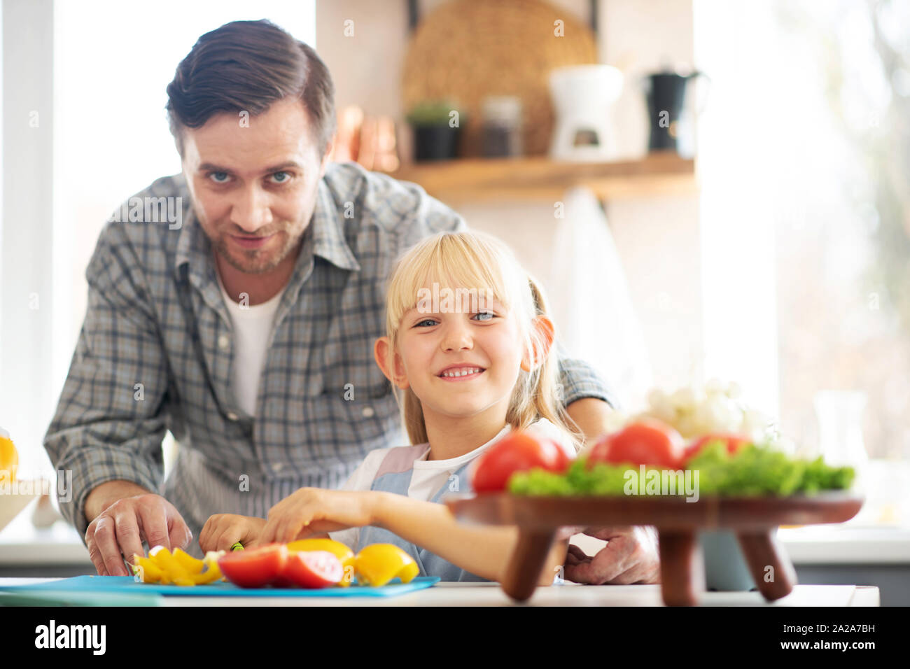 Cooking with dad hi-res stock photography and images - Alamy