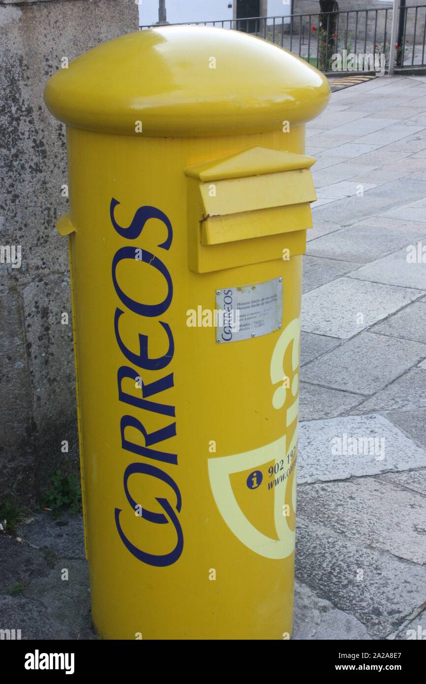 Postbox images hi-res stock photography and images - Alamy