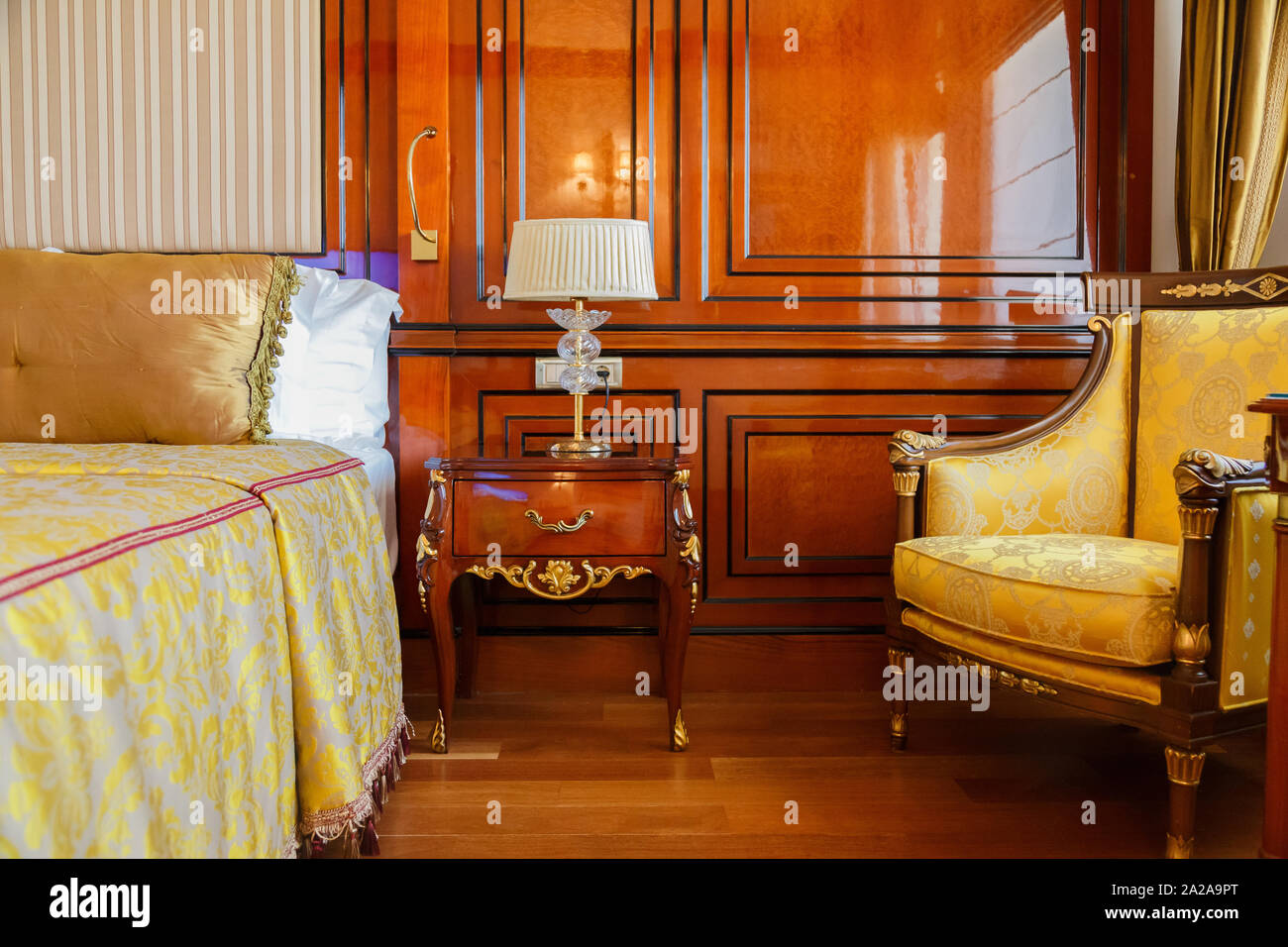 Luxury classic style bedroom interior Stock Photo - Alamy