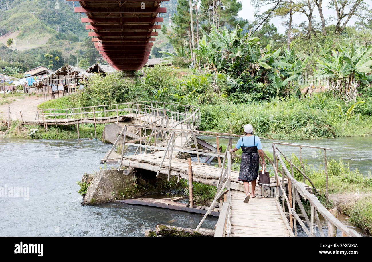 Instable bridge hi-res stock photography and images - Alamy