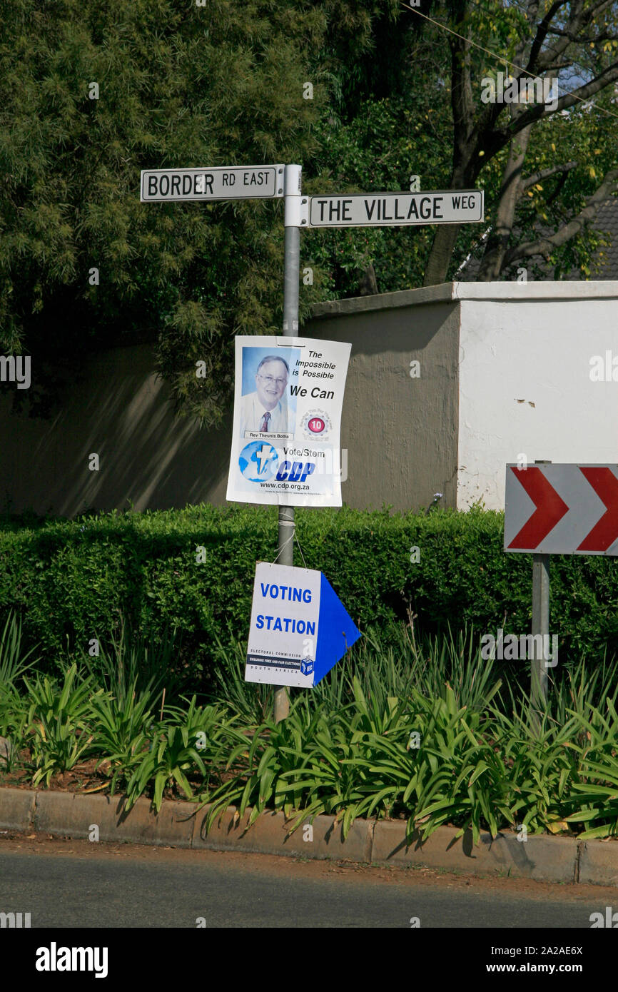 Gauteng road sign hi-res stock photography and images - Alamy