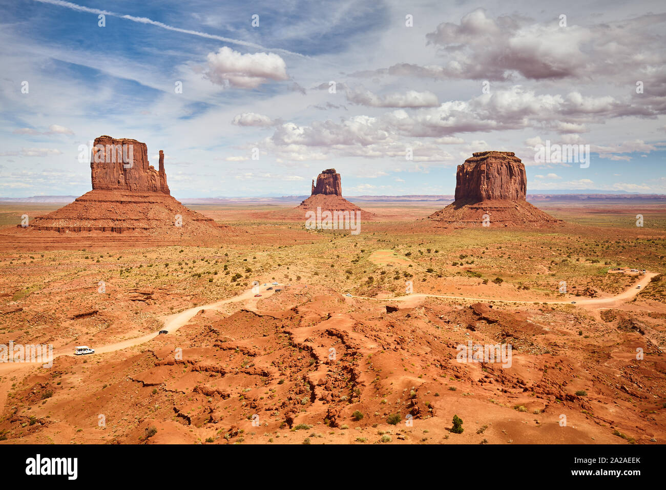 Famous view of the Monument Valley rock formations (West Mitten Butte ...