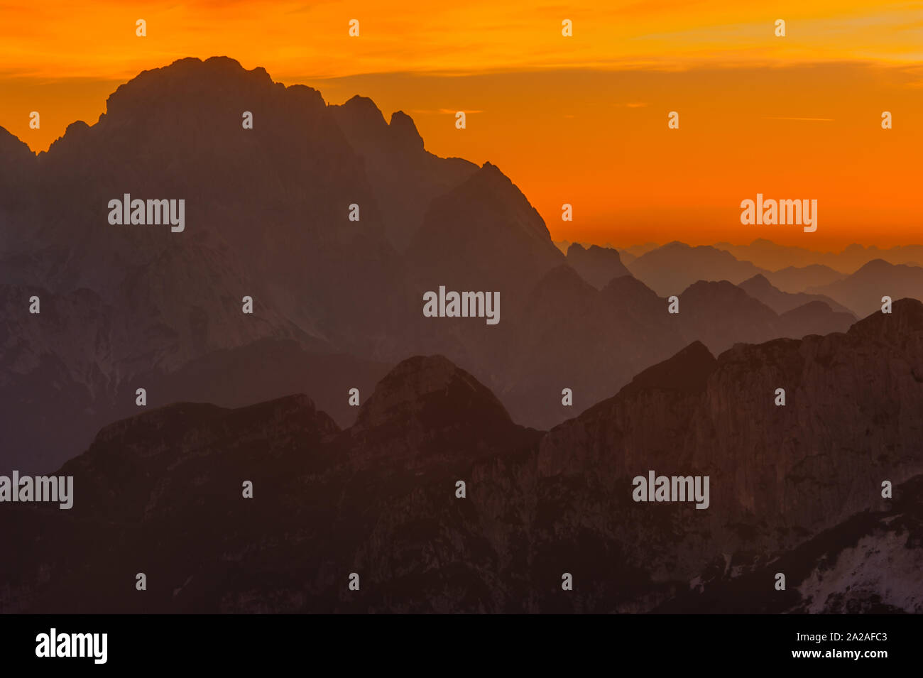 Alpine range hi-res stock photography and images - Alamy