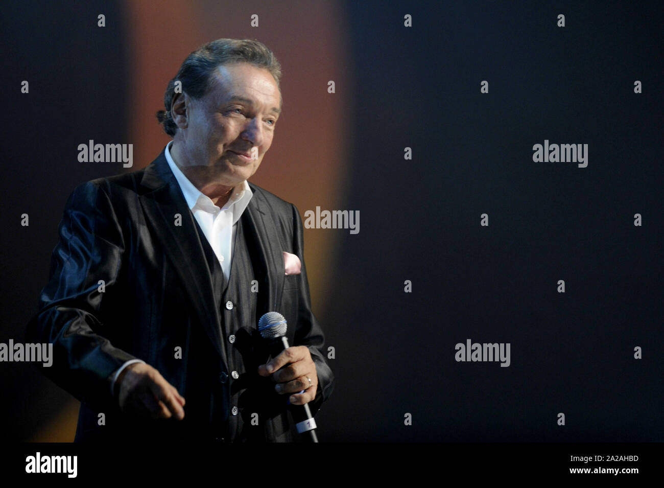 Karel gott live on stage hi-res stock photography and images - Alamy