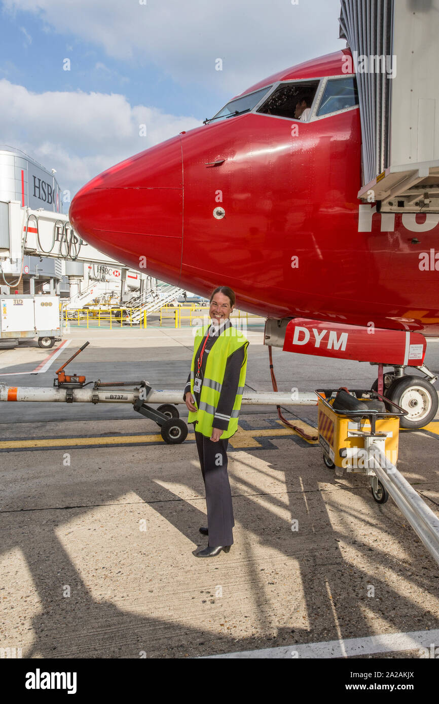 Female Pilot Airline High Resolution Stock Photography and Images - Alamy