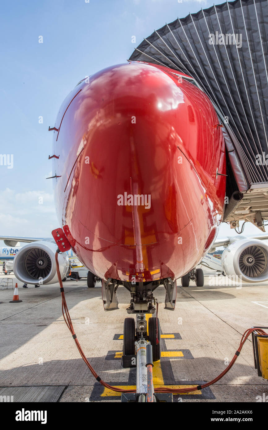 pilot doing pre flight checks and walk around Stock Photo - Alamy