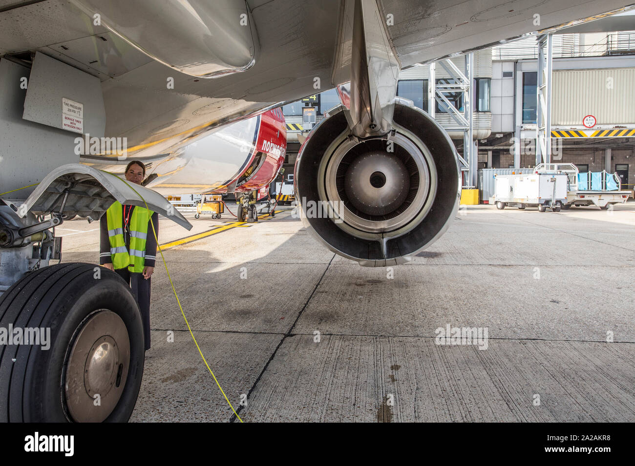 Female Pilot Airline High Resolution Stock Photography and Images - Alamy