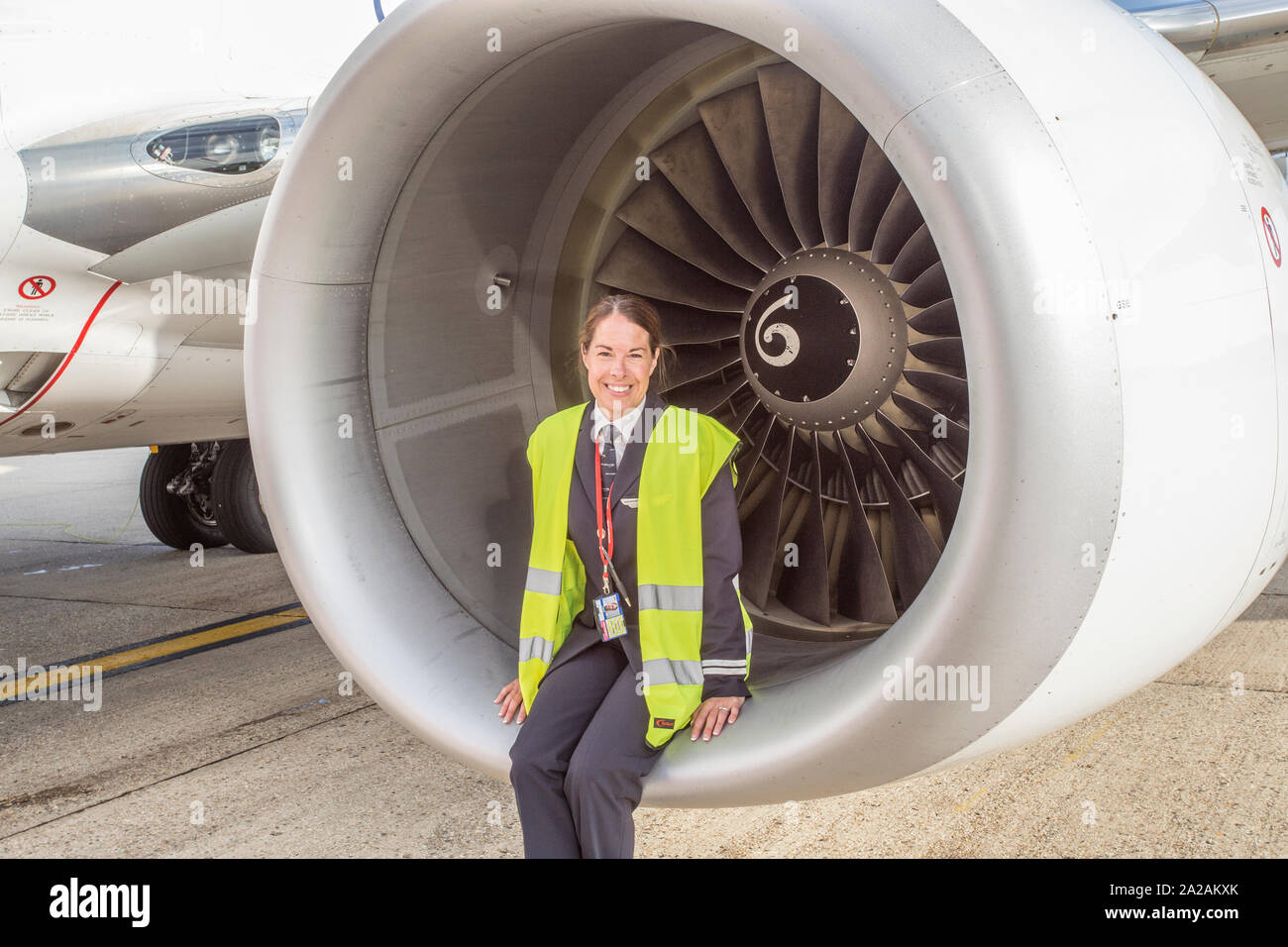 pilot doing pre flight checks and walk around Stock Photo - Alamy