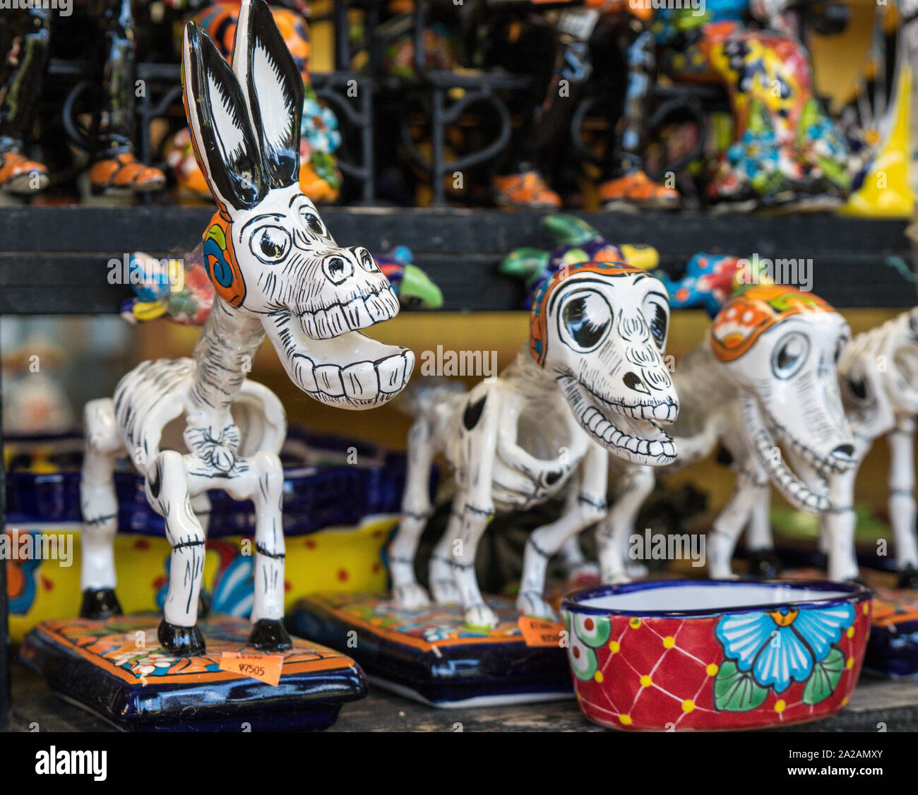 Calaca mask hi-res stock photography and images - Alamy