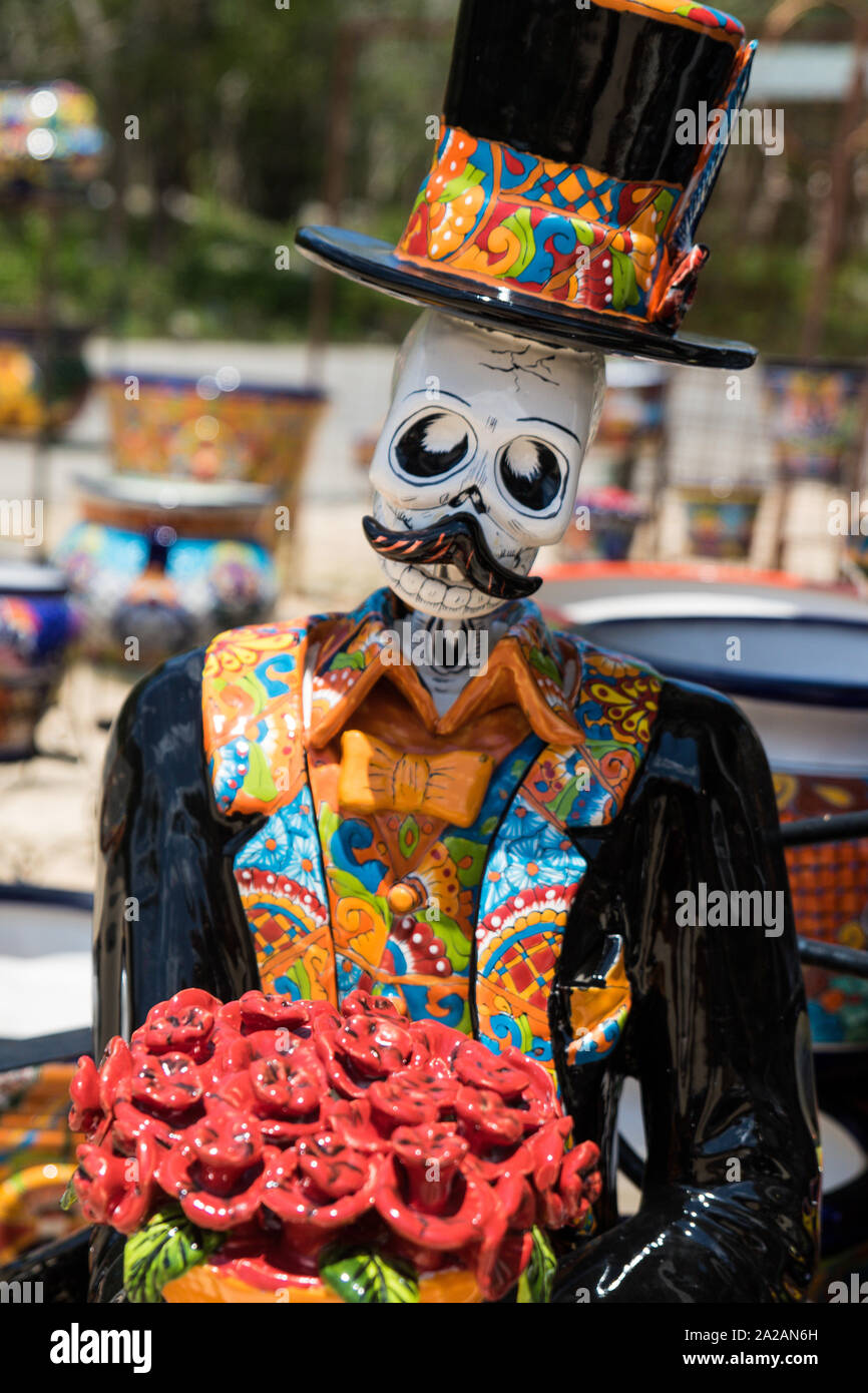 Mexican Day Of The Dead Skeletons Stock Photos & Mexican Day Of The ...