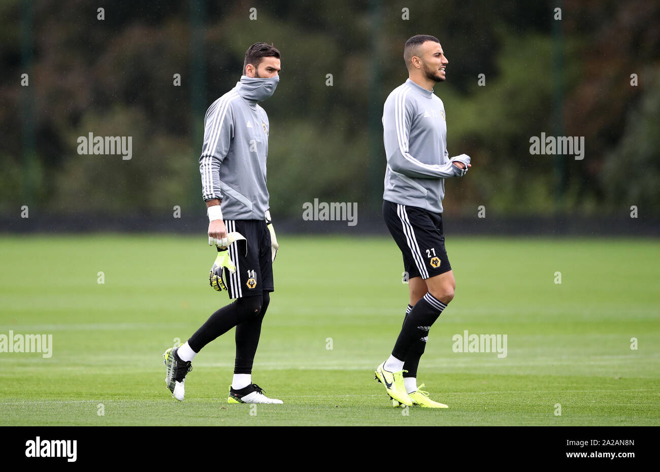 Wolverhampton wanderers goalkeepers rui patricio hi-res stock ...