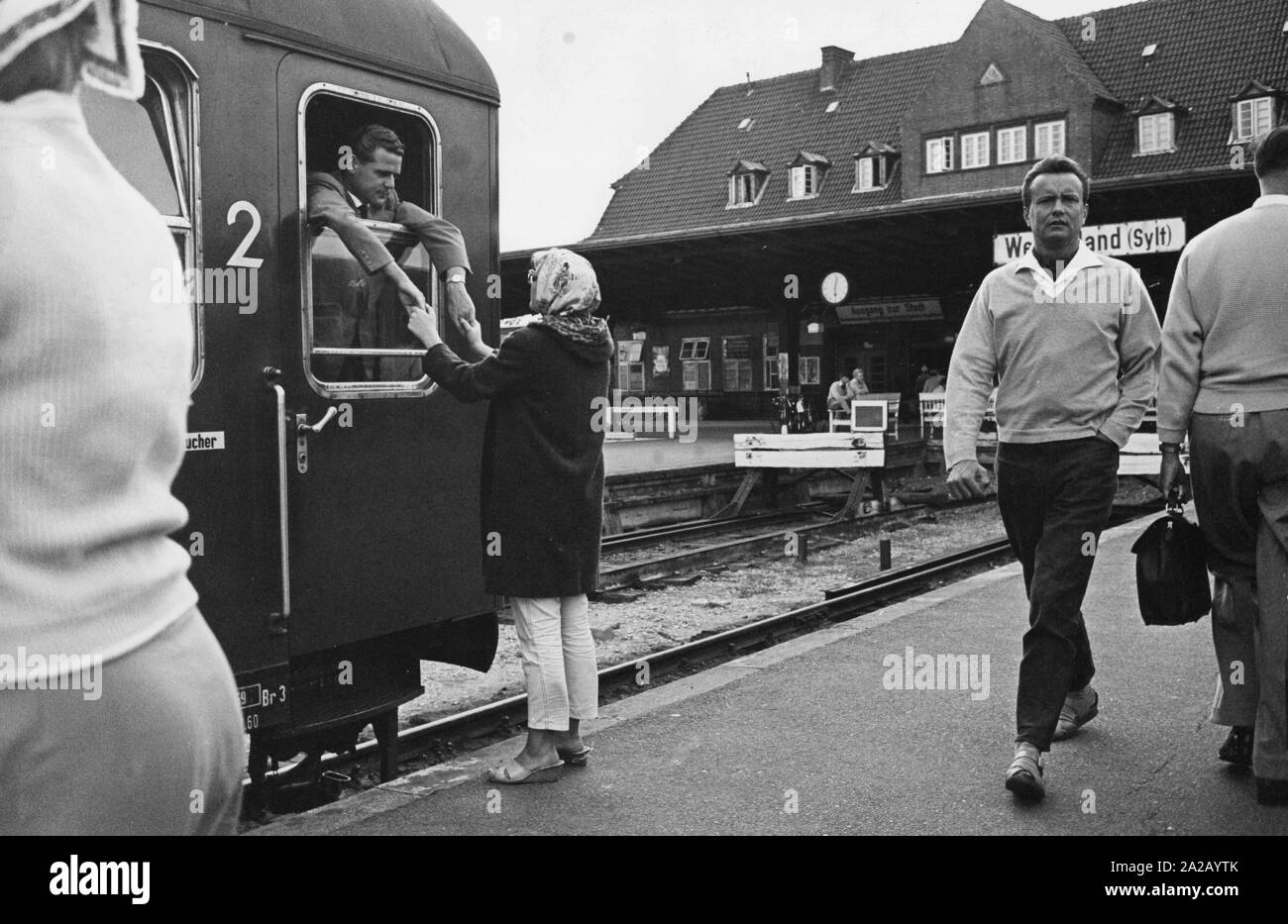 Farewell scene train station Black and White Stock Photos & Images - Alamy