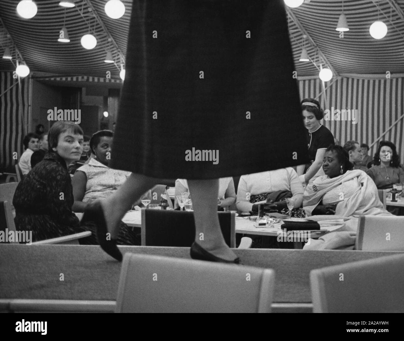 Model on catwalk designer Black and White Stock Photos & Images - Alamy