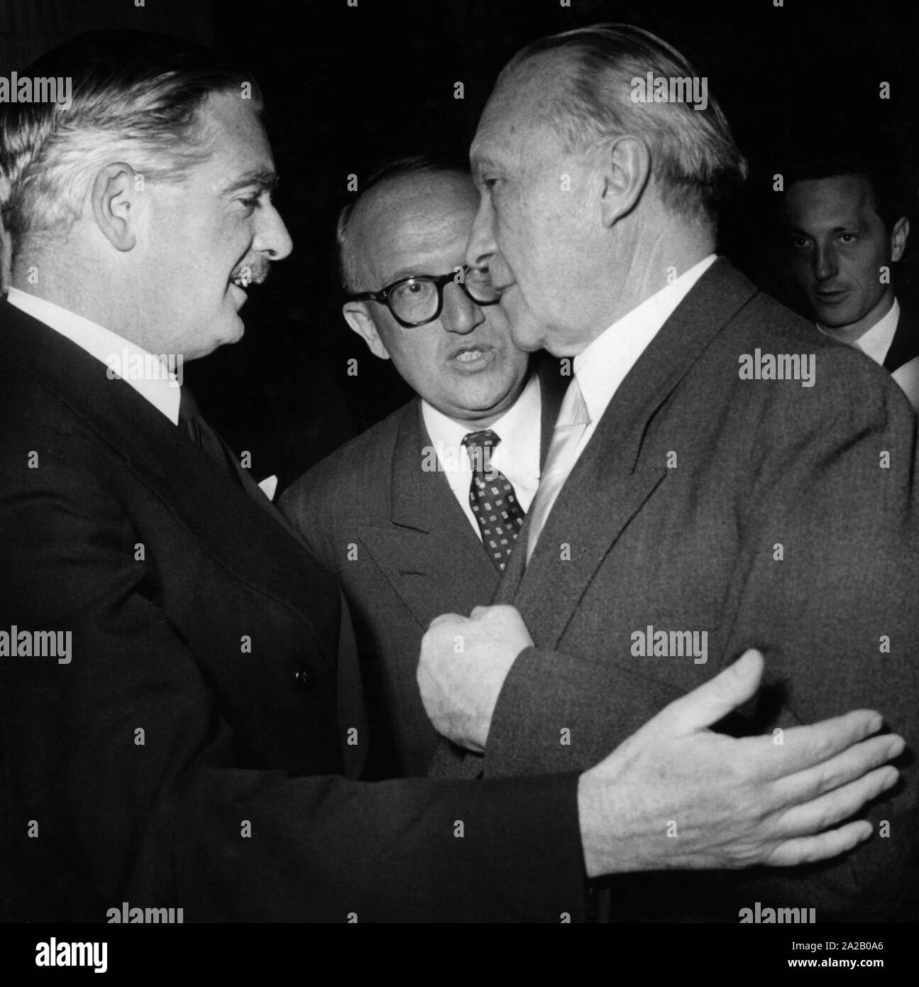 Bonn germany 1950s hi-res stock photography and images - Alamy