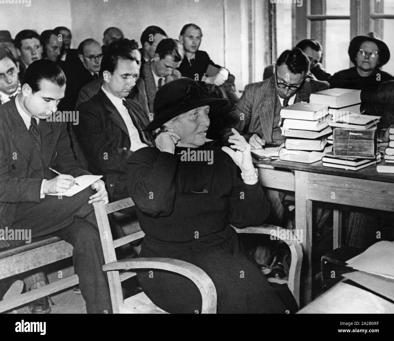 Celebrity judged hi-res stock photography and images - Alamy