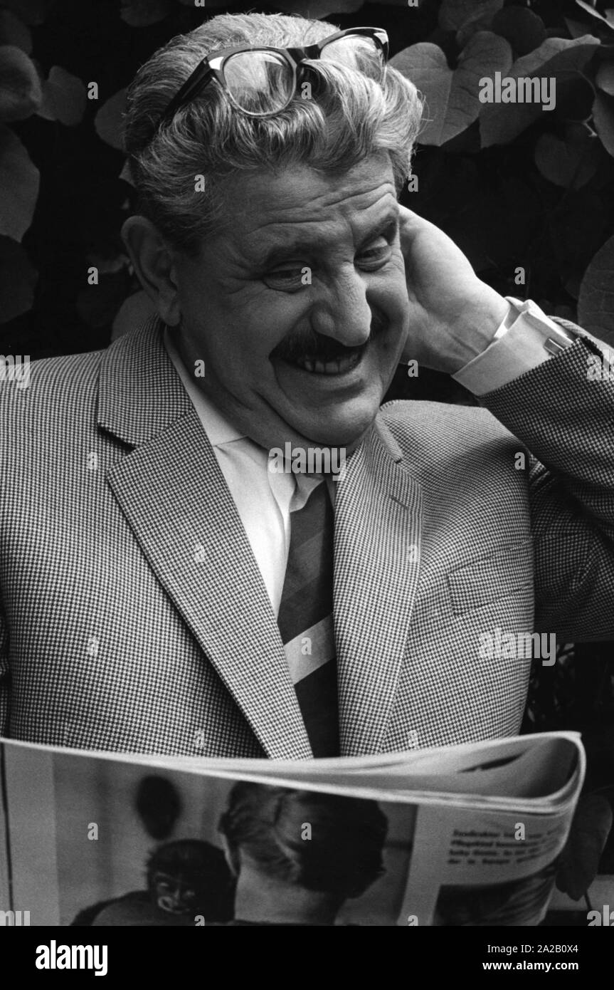 Willy Millowitsch, a German actor, in the movie "The True Jacob Stock ...