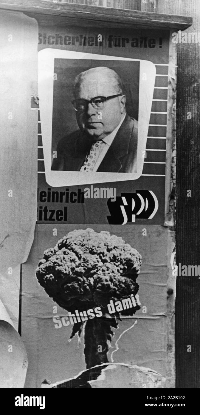 The picture shows two election posters of the SPD. The upper poster ...