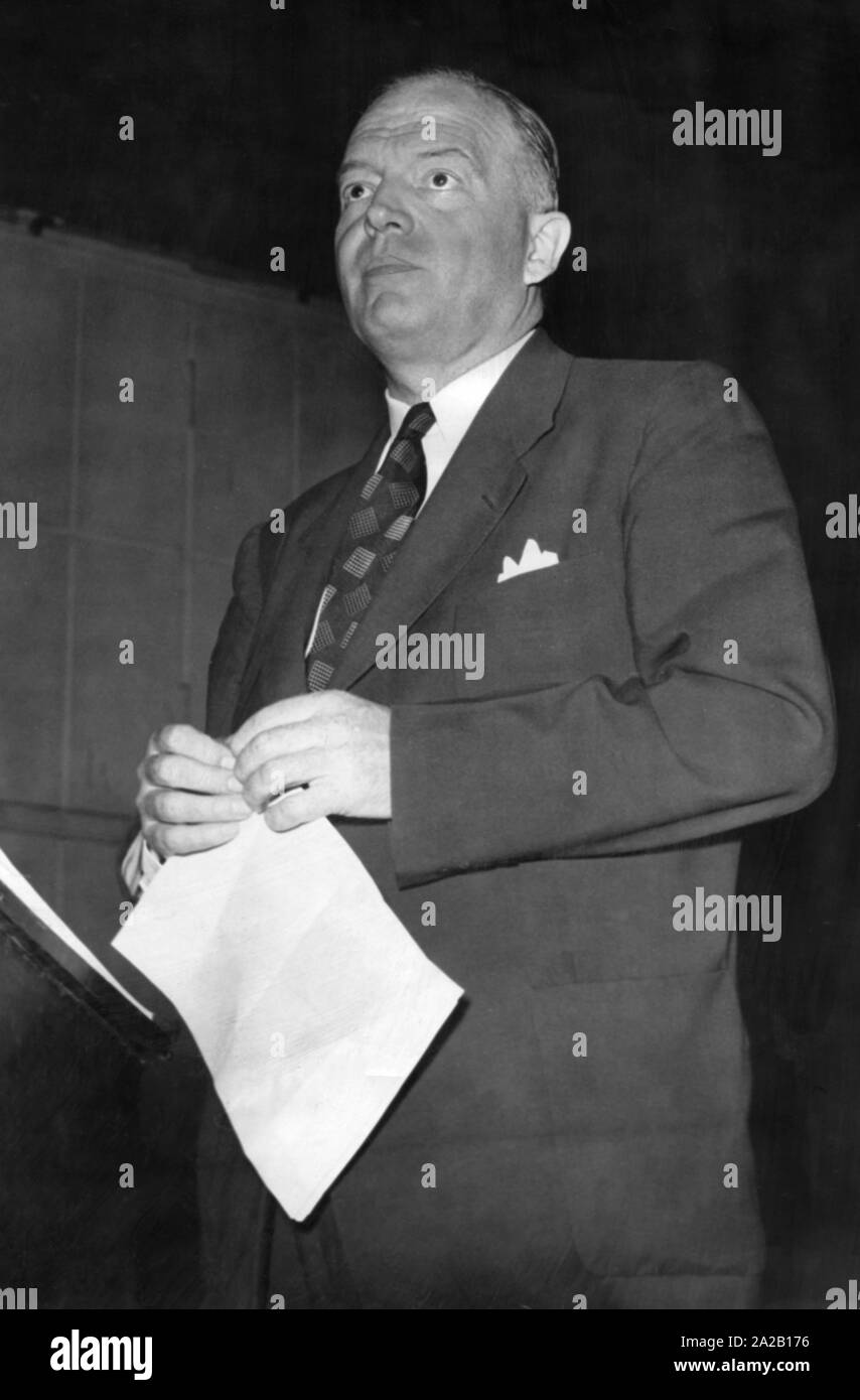 Harold edward stassen hi-res stock photography and images - Alamy