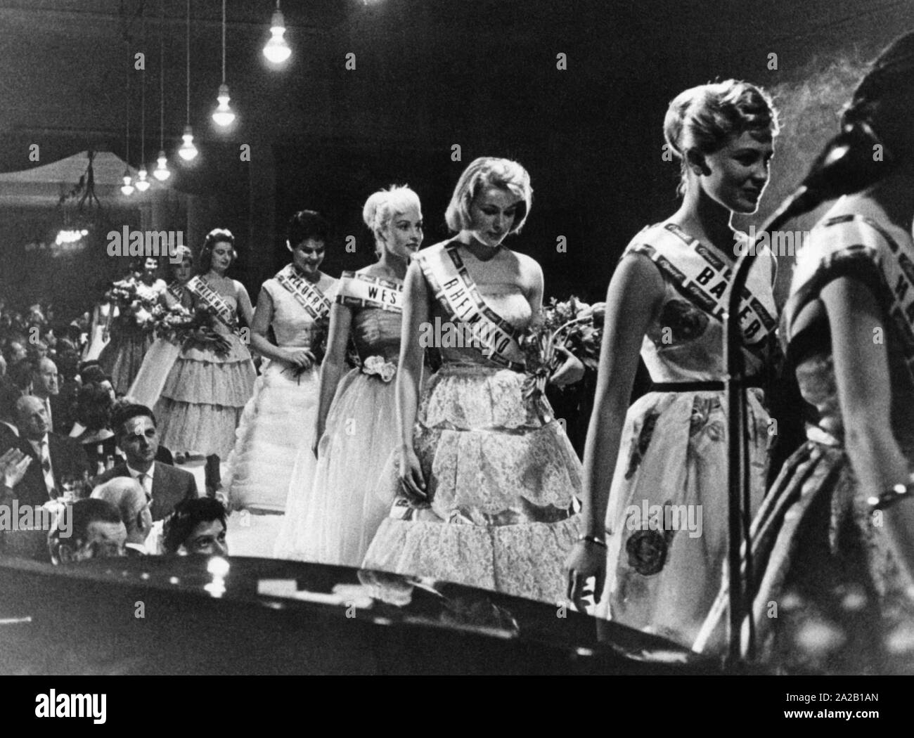 Beauty pageants human interest hi-res stock photography and images - Alamy