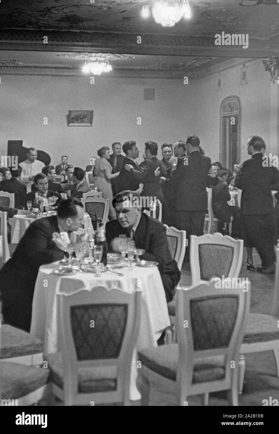 Moscow hotel moscow ussr soviet union hi-res stock photography and ...