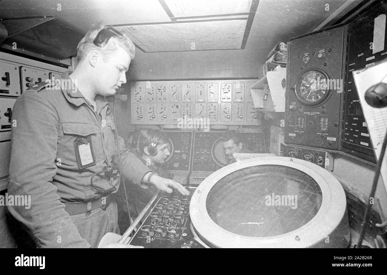 Fire control radar hi-res stock photography and images - Alamy