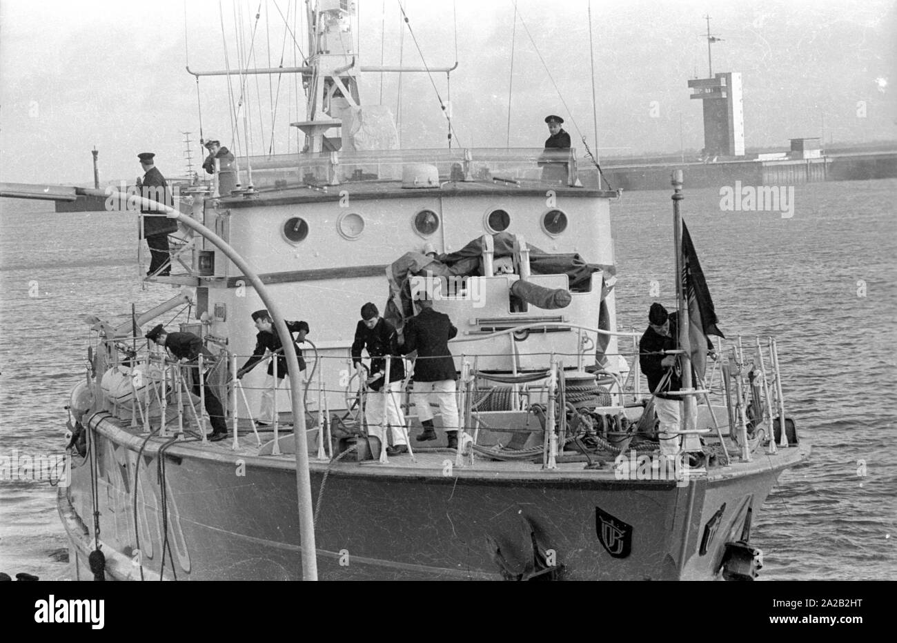 Coastal minesweeper hi-res stock photography and images - Alamy