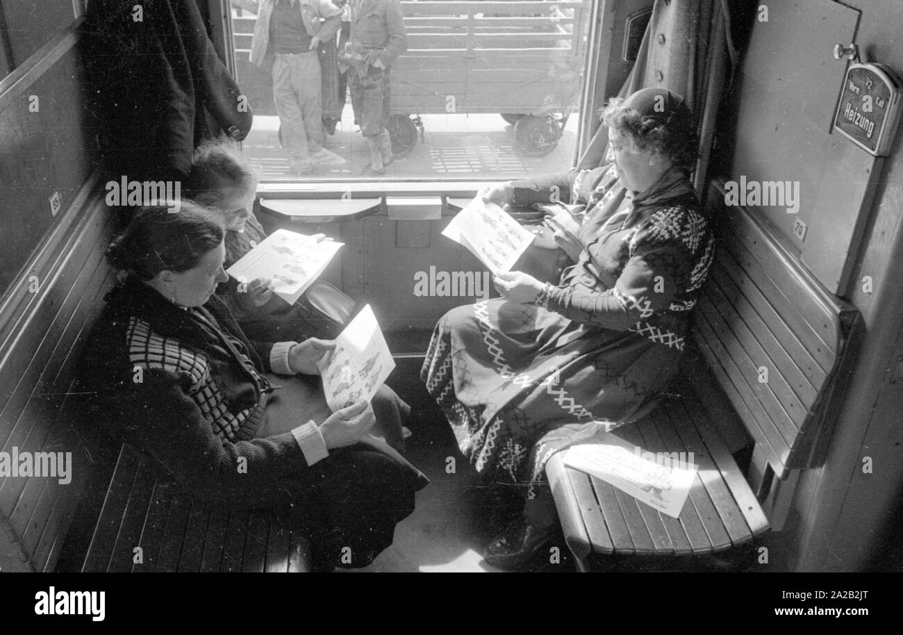 Train compartment historical hi-res stock photography and images - Alamy