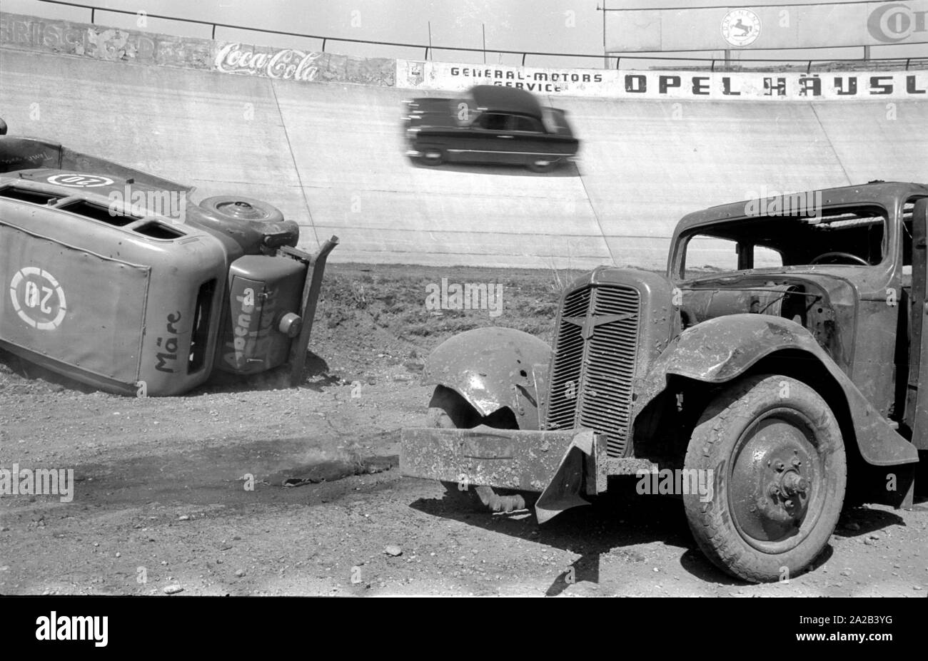 Stock car racing crash hi-res stock photography and images - Alamy