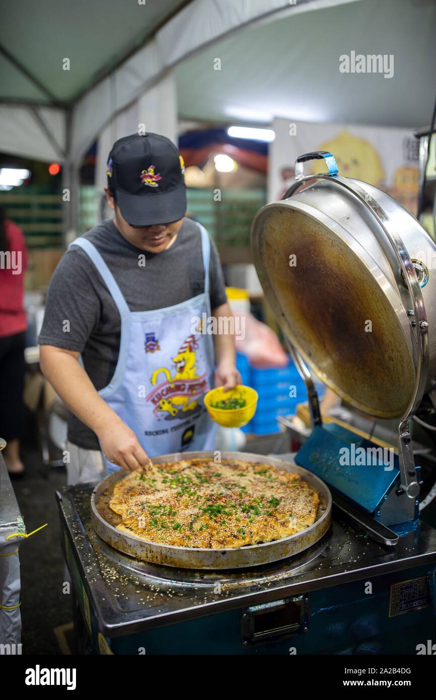 Asian food festival kuching hi-res stock photography and images - Alamy