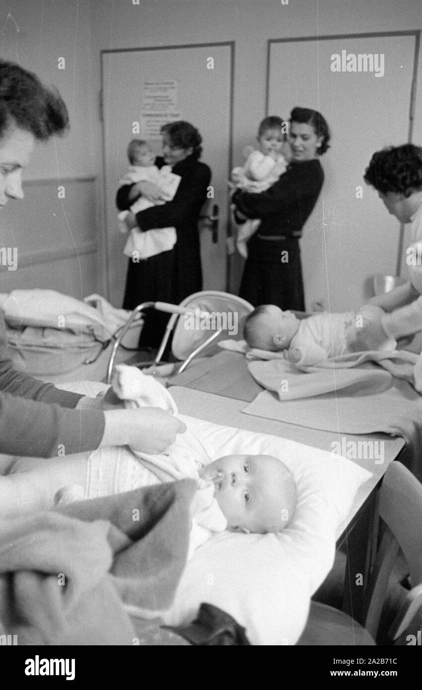 1960s baby in diaper hi-res stock photography and images - Alamy