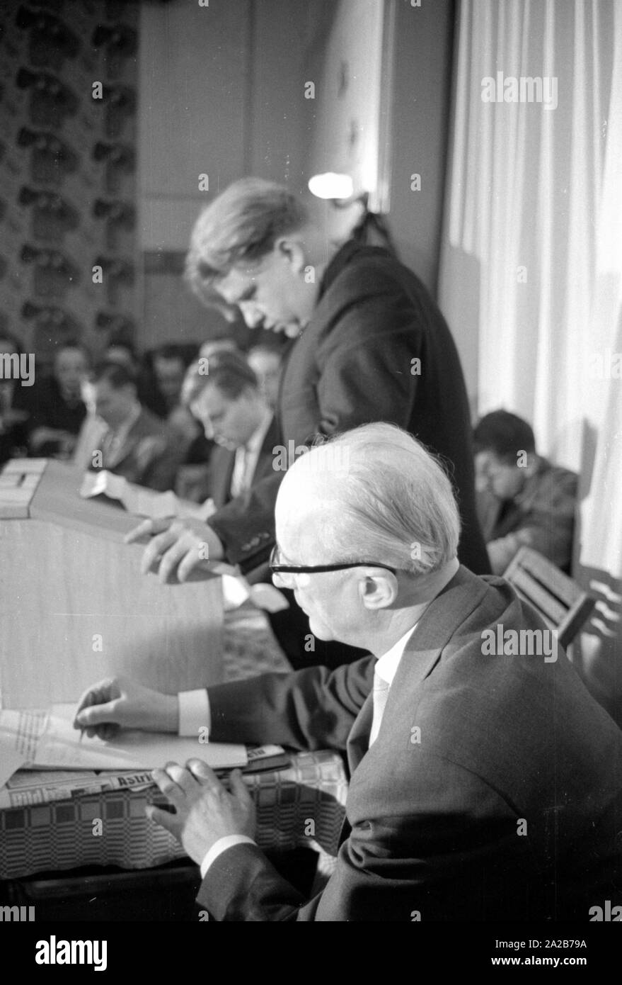 Lsd 1960s hi-res stock photography and images - Alamy