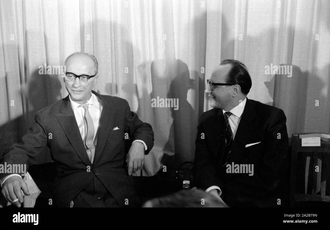 People's Chamber President Johannes Dieckmann before his speech to ...