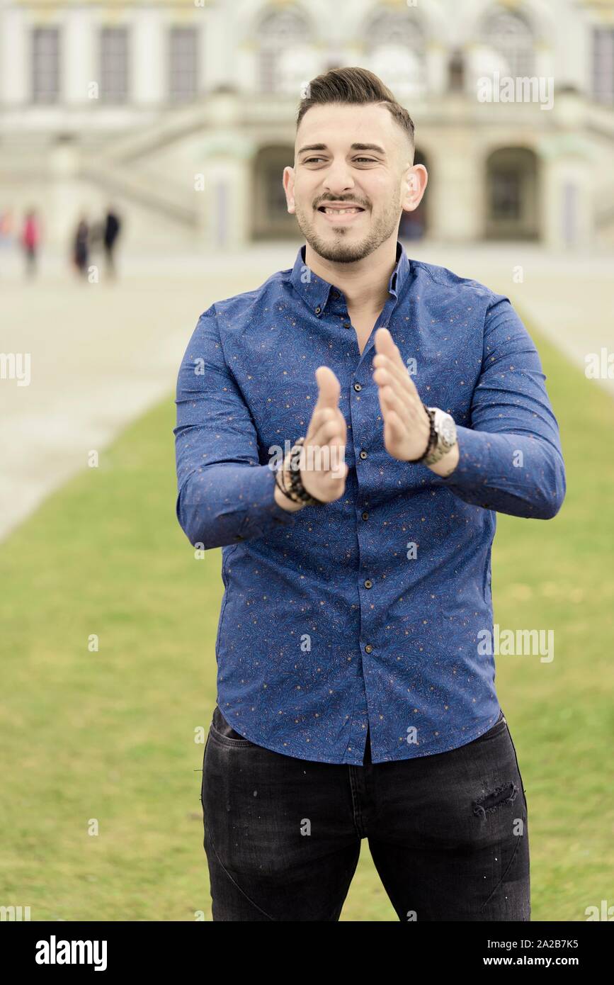 Three quarter length applause hi-res stock photography and images - Alamy