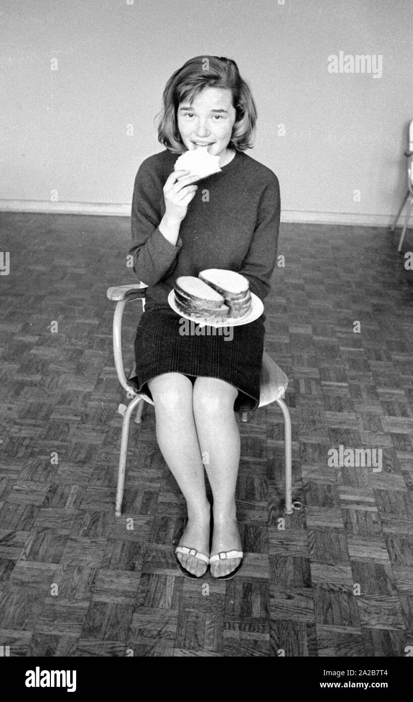 Medical examination 1960s hi-res stock photography and images - Alamy