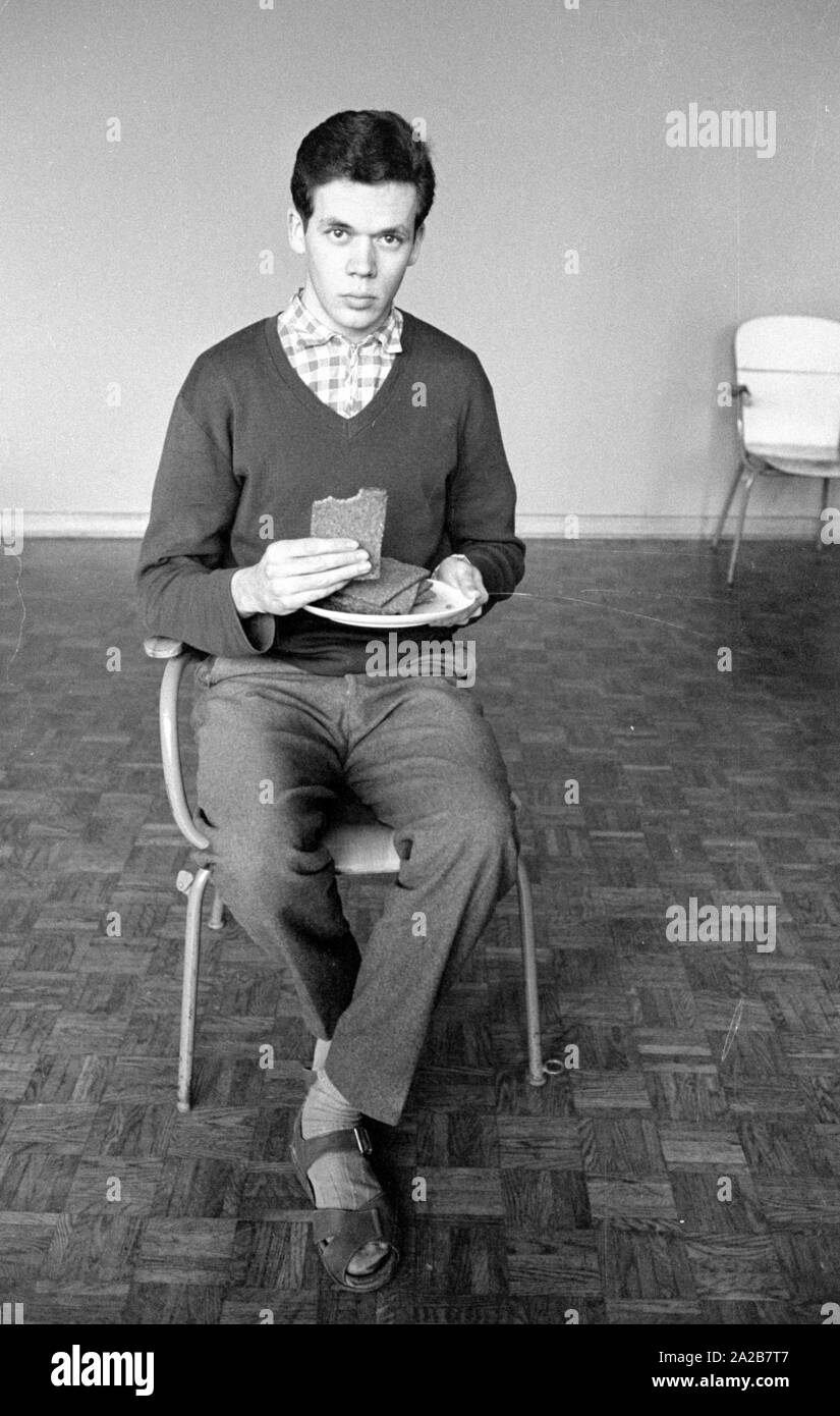 Medical examination 1960s hi-res stock photography and images - Alamy