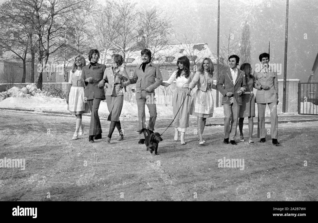 Photo session with fair hostesses and the Olympic mascot "Waldi" on the ...