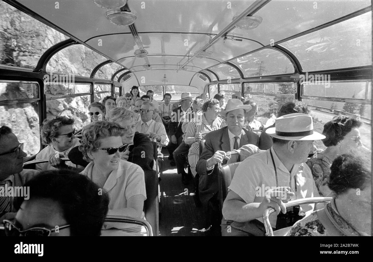 1960 bus hi-res stock photography and images - Alamy