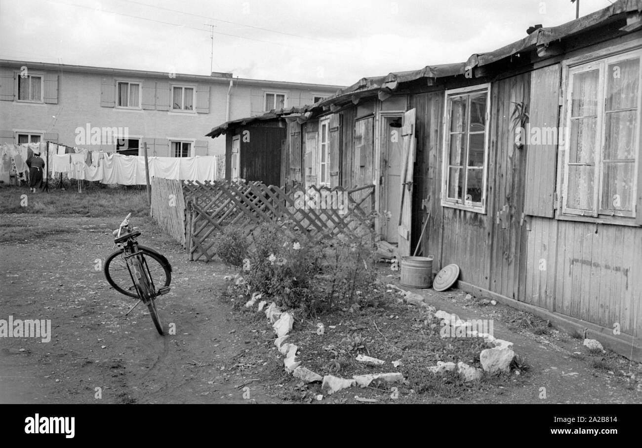 Tenement barracks hi-res stock photography and images - Alamy