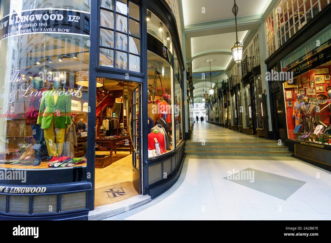 Art Net Gallery High Resolution Stock Photography and Images - Alamy