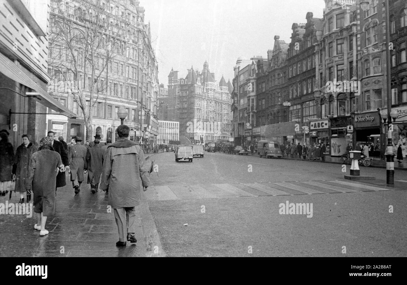 Wide street scene in Black and White Stock Photos & Images - Alamy