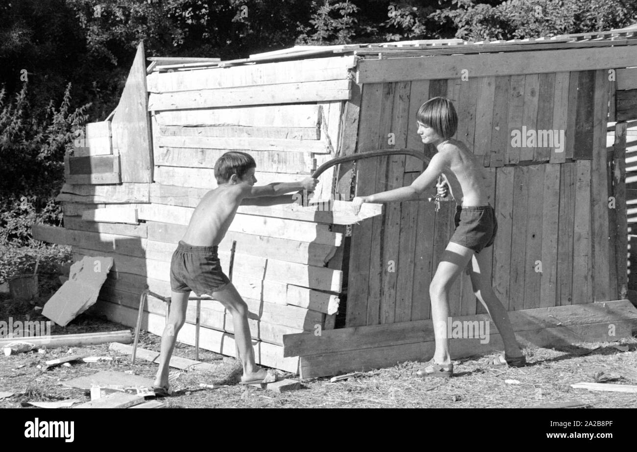 Children on an adventure playground in Fuerstenried near Munich Stock ...