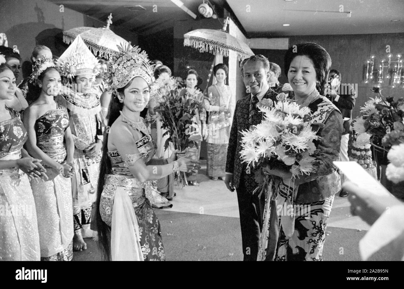 Traditional indonesian costume 1970s High Resolution Stock Photography ...