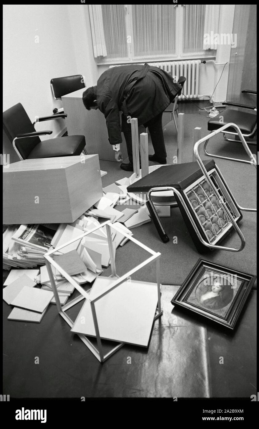 Max scheler hi-res stock photography and images - Alamy