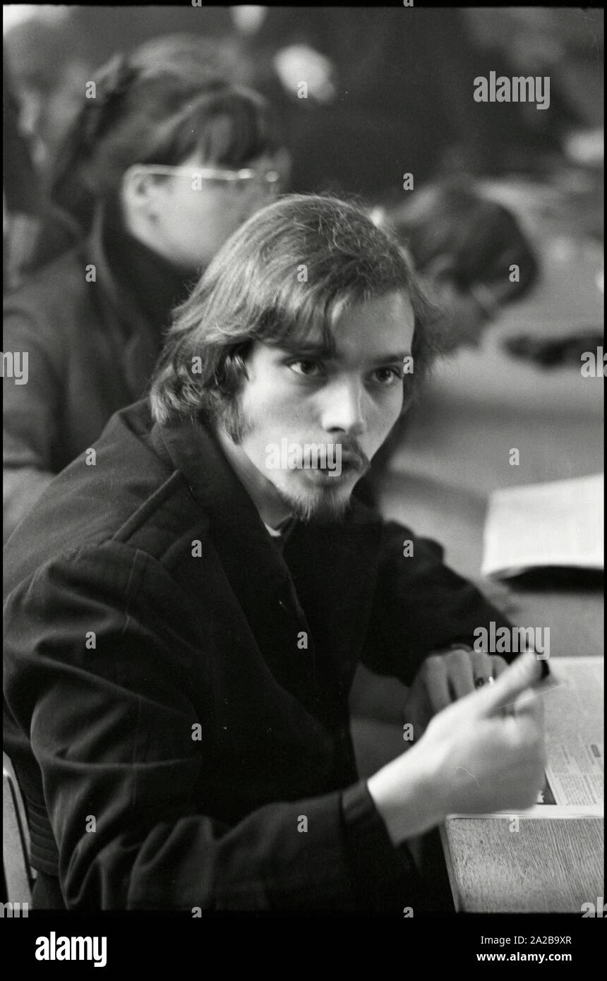 1960s student hi-res stock photography and images - Alamy