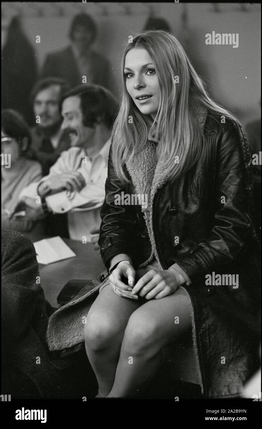 1960s student movement hi-res stock photography and images - Alamy