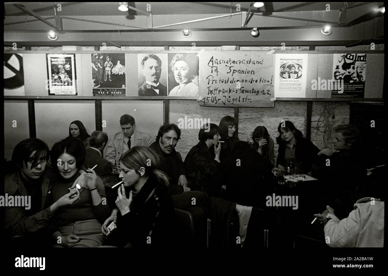 1960s student movement hi-res stock photography and images - Alamy