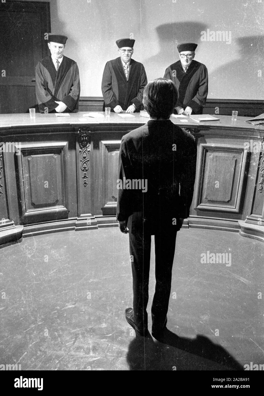 Court trial scene hi-res stock photography and images - Alamy