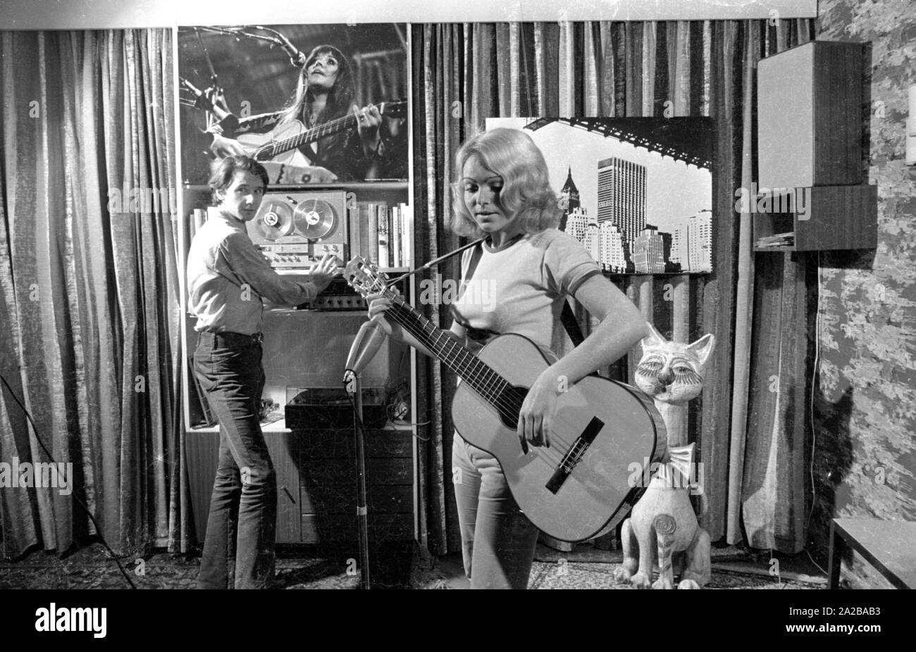 1970s recording studio hi-res stock photography and images - Alamy