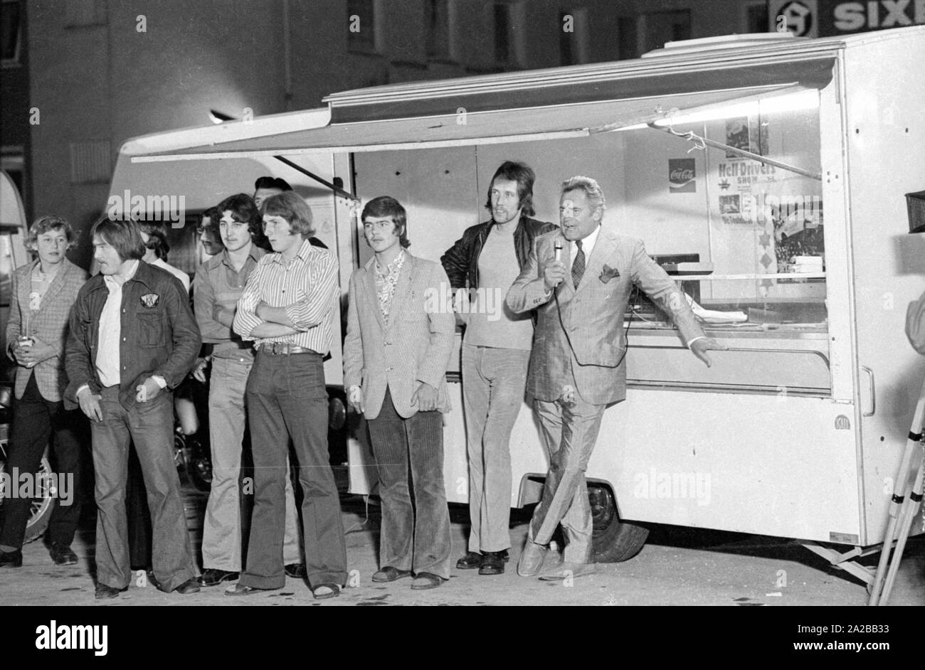 Show of the "Hell Drivers - Teufelsfahrer" in 1974, in which stuntmen ...